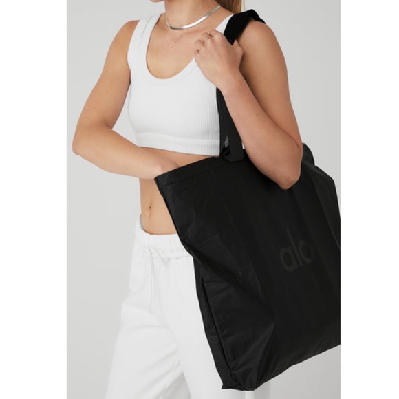 ALO Yoga | Bags | Host Pick Nwt Alo Yoga Keep It Dry Large Packable ...